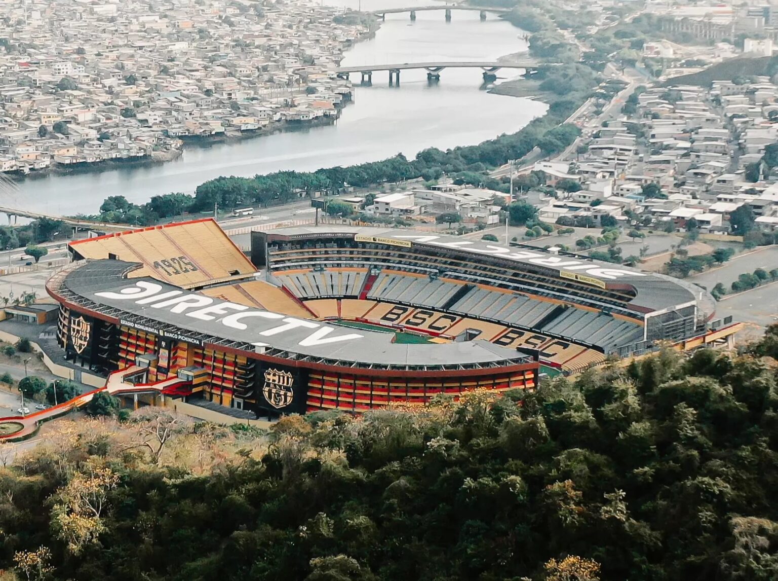 Estadio Monumental Banco Pichincha - Estadios FC